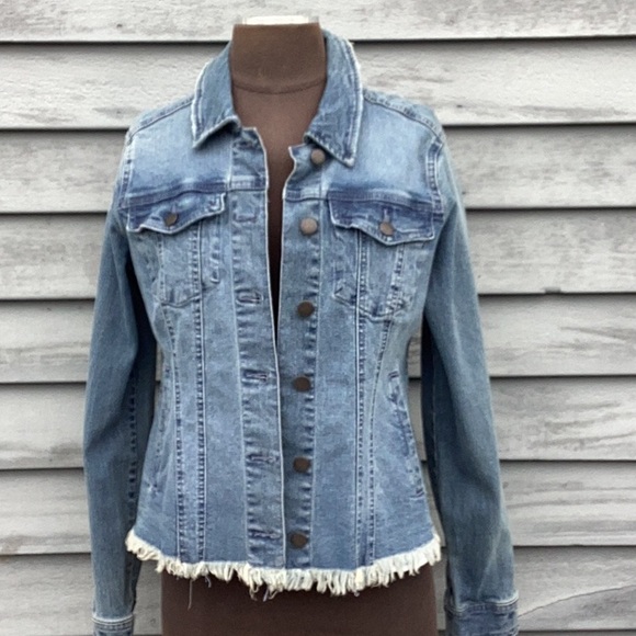 Max Jeans | Jackets & Coats | Nwt Max Jeans Denim Fringe Hem Jacket ...
